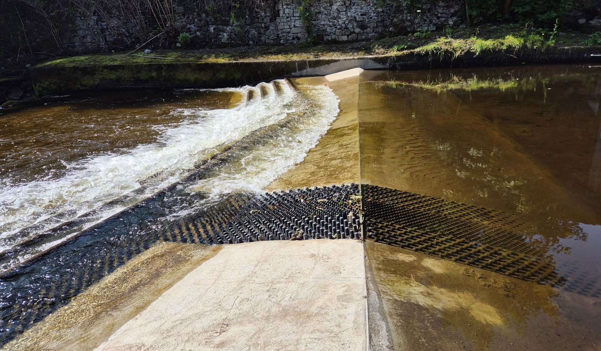 Natural Resources Wales / Repairs of vital River Taff monitoring ...